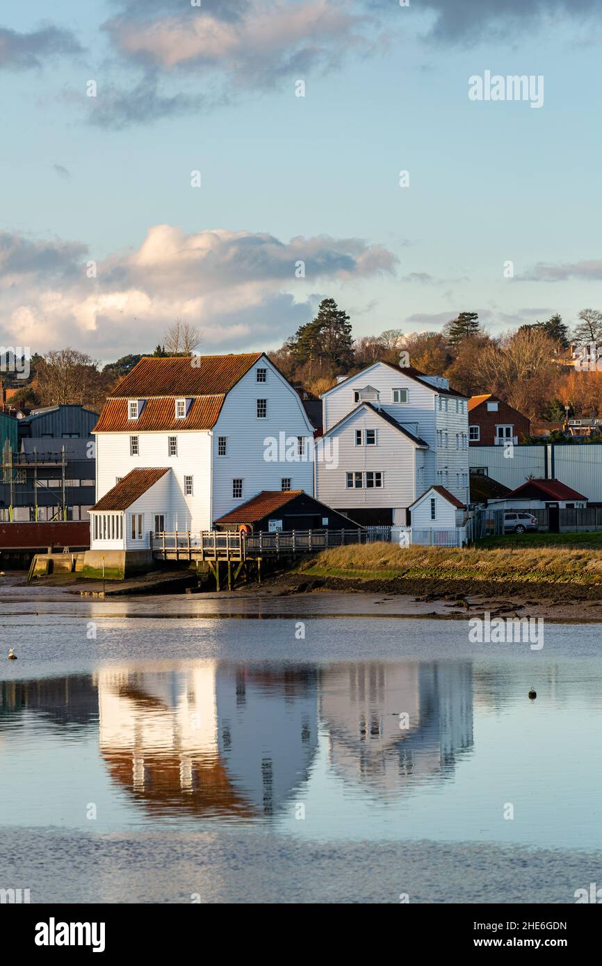 Woodbridge Tide Mill in Woodbridge, Suffolk, on the banks of the River ...