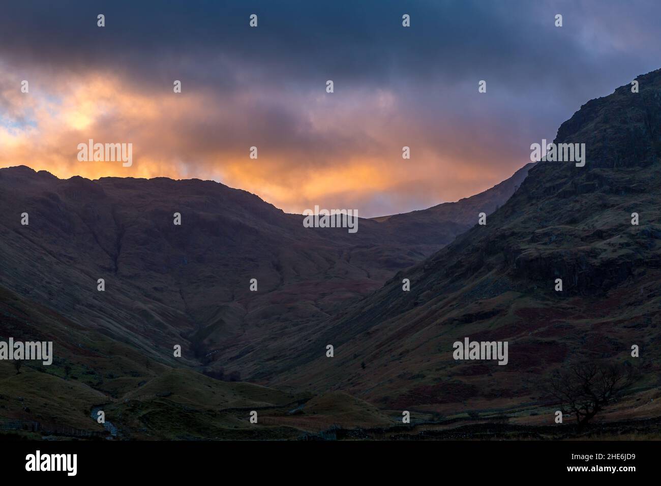 The view south from Scafell Pike - England's highest peak at 3,209ft ...