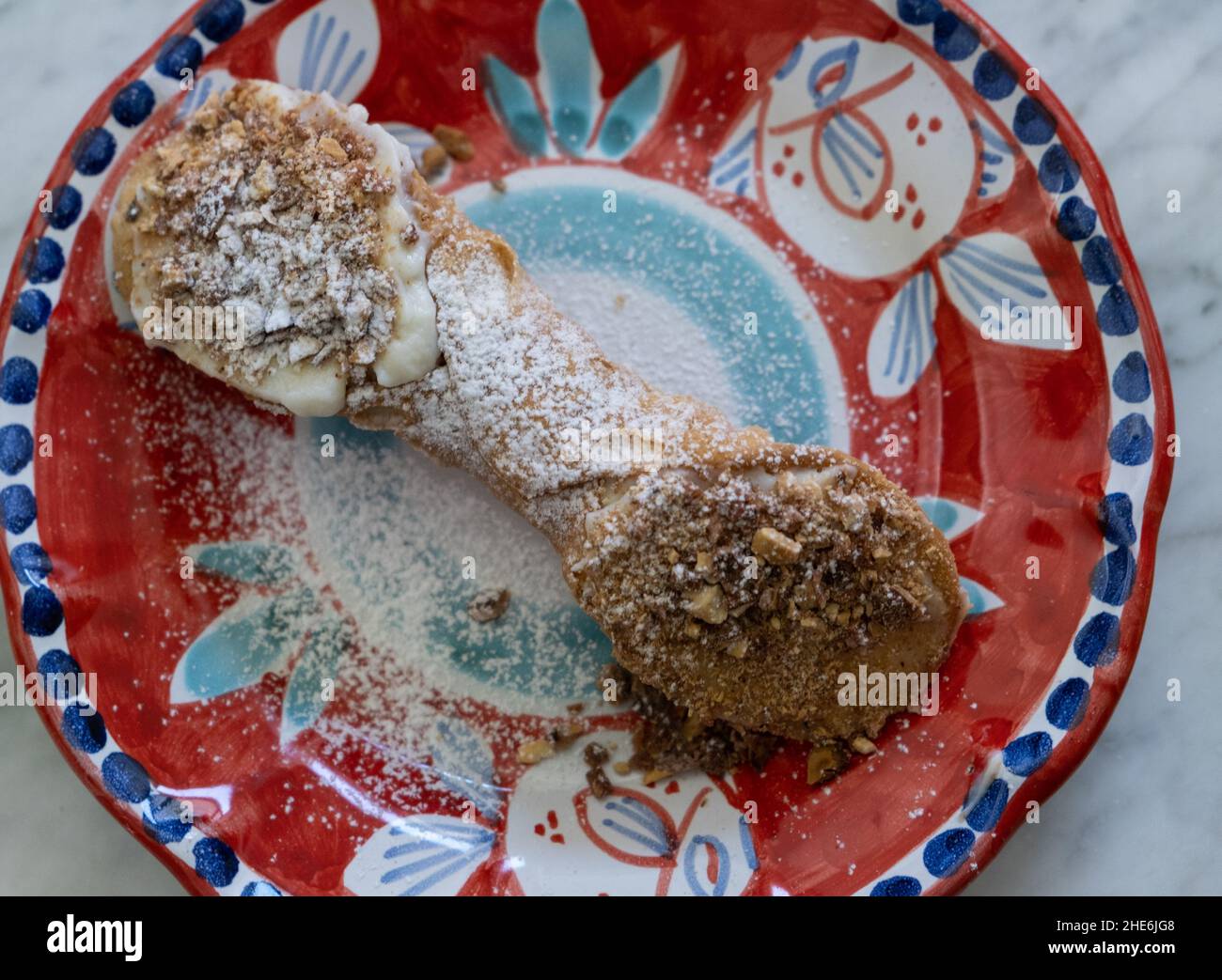 Sicilian cannoli, traditional Sicilian dessert Stock Photo - Alamy