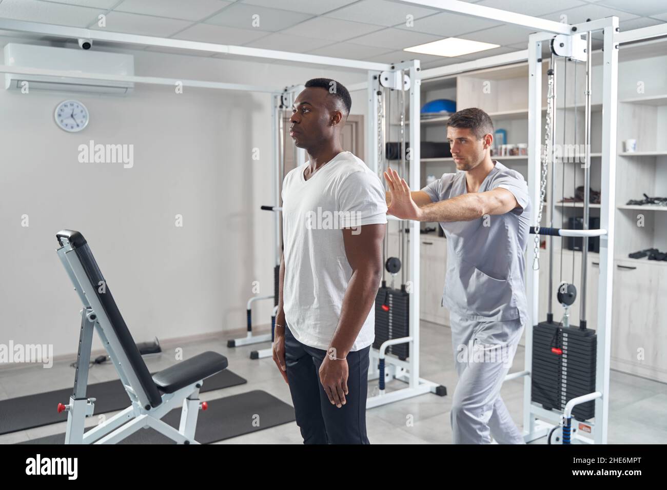 Physiatrist hi-res stock photography and images - Alamy