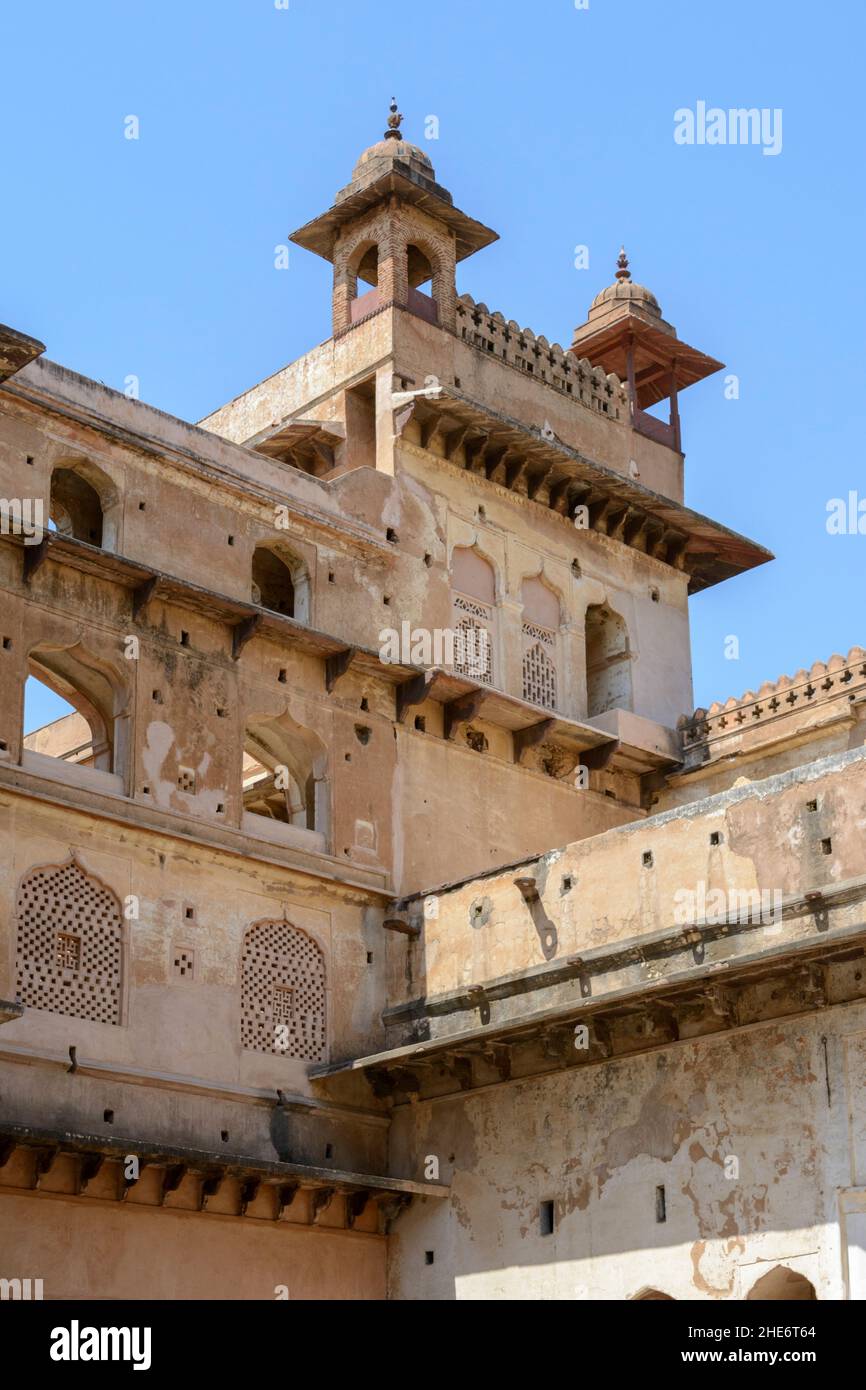 Raj mahal orchha hi-res stock photography and images - Alamy