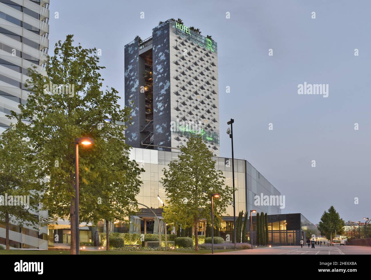 Hotel high rise building facade hi-res stock photography and images - Alamy