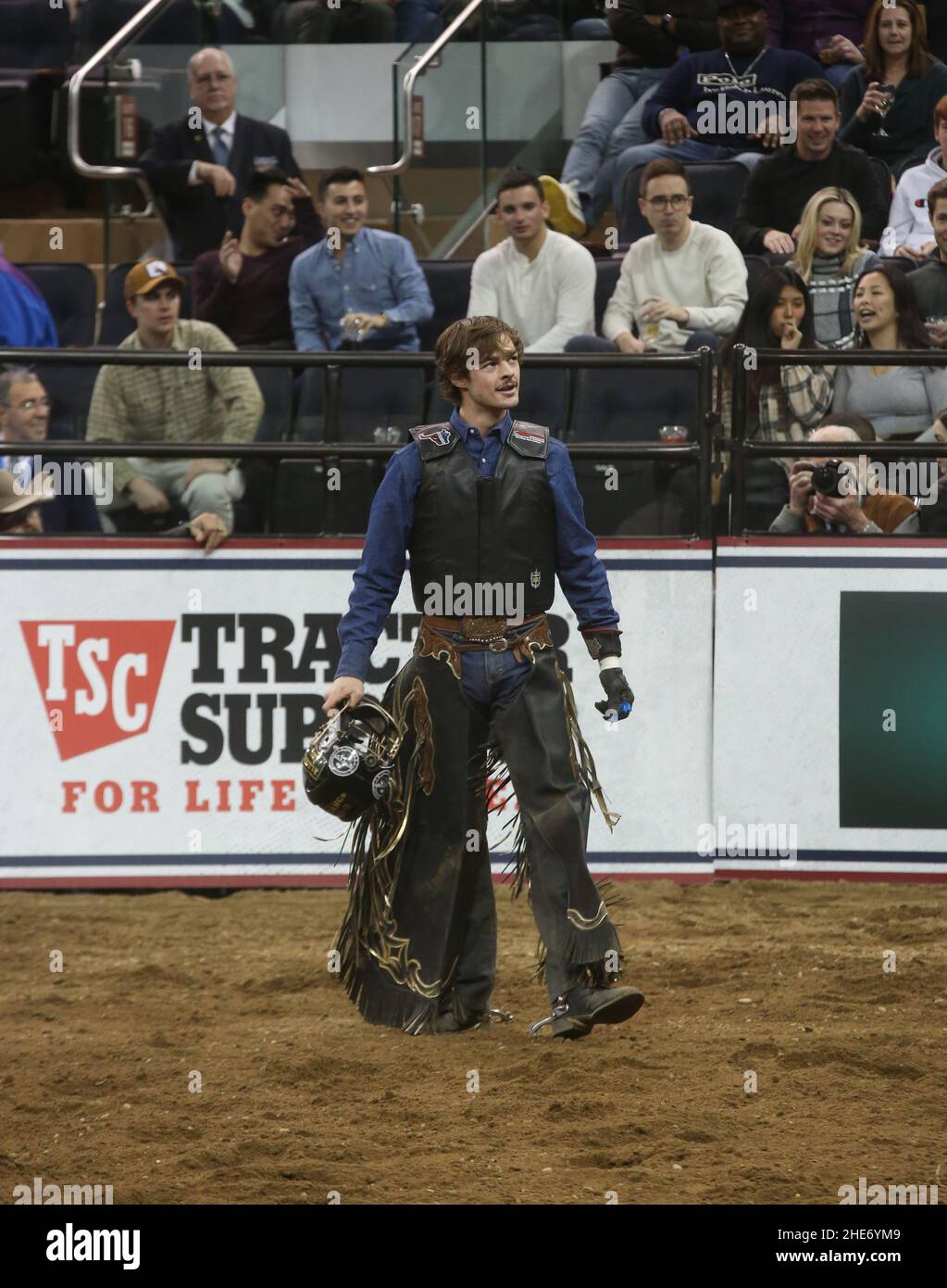 Bull Rider Kyler Oliver Competes at 2022 PBR Unleash The Beast Event ...
