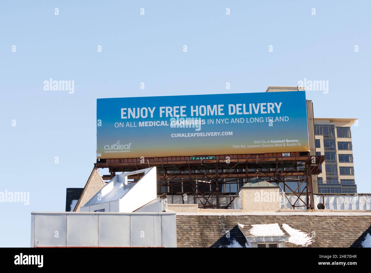 Billboard advertising new york hi-res stock photography and images - Alamy
