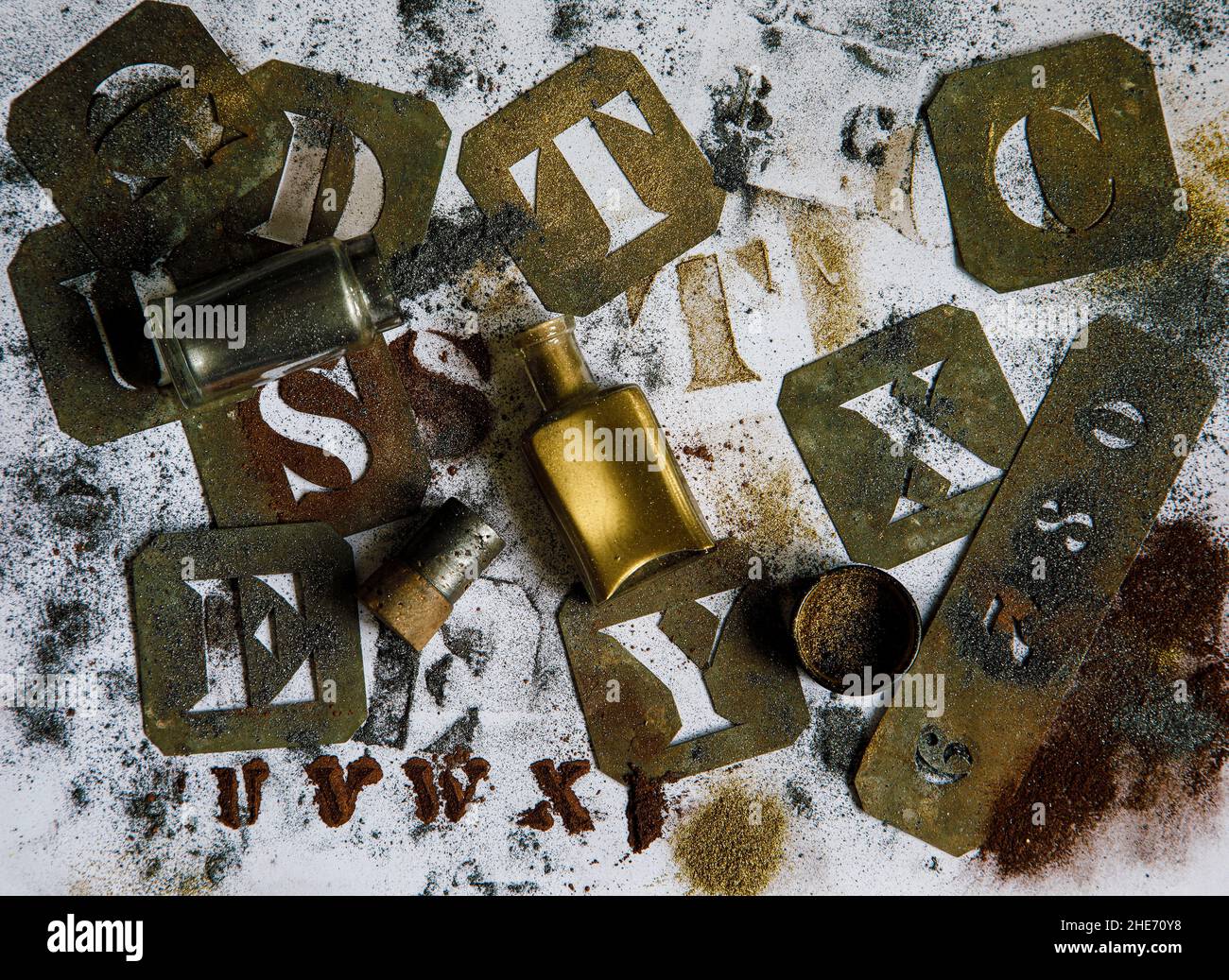 Stencils hi-res stock photography and images - Alamy