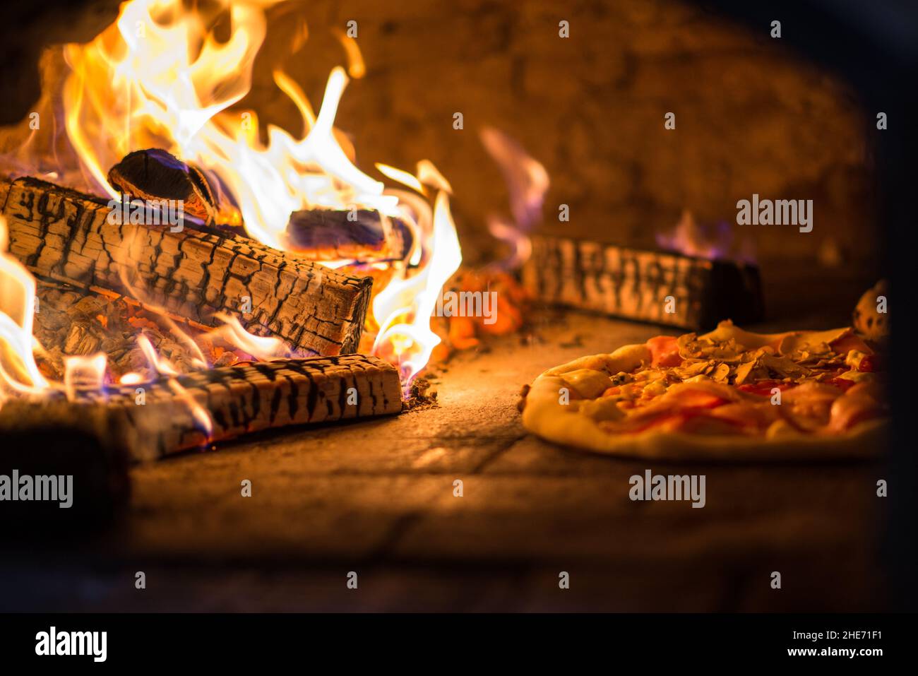 Pizza house inside hi-res stock photography and images - Alamy