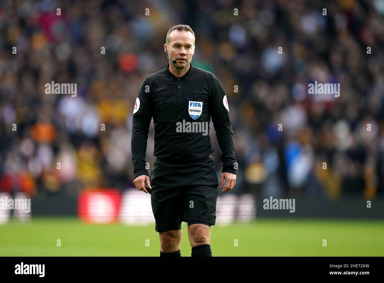 Official Paul Tierney during the Emirates FA Cup third round match at ...