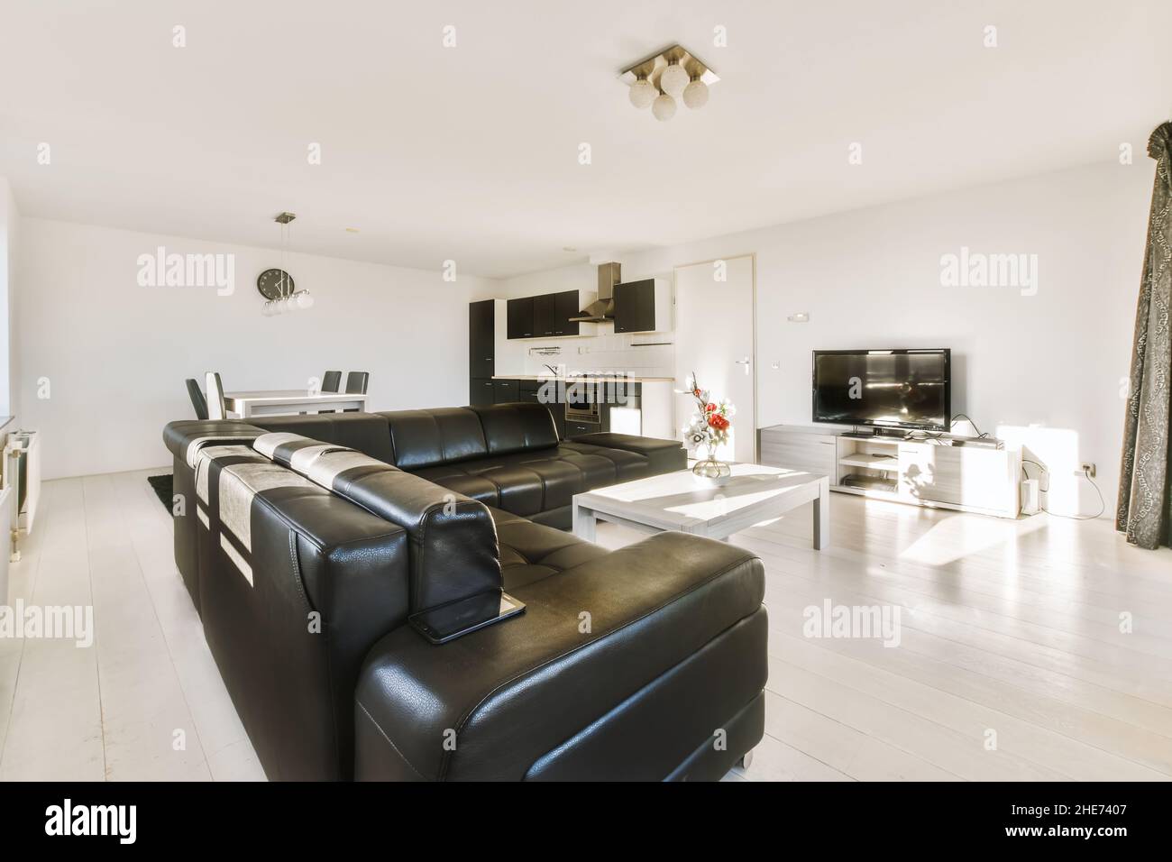 Interior of a beautiful living room. Modern and luxury house design ...