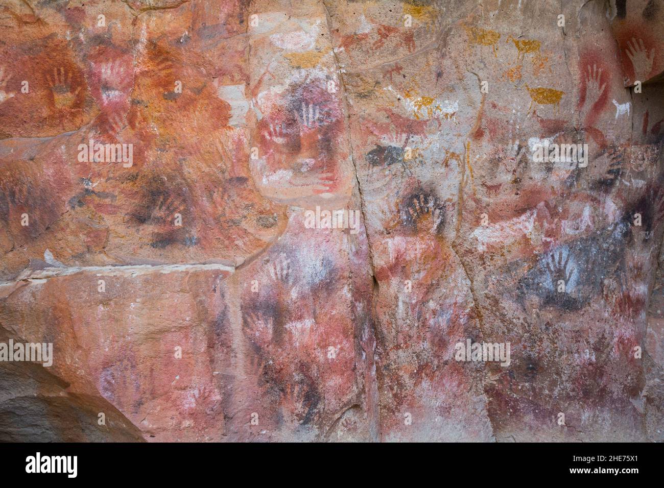 Cave paintings in Cueva de las Manos Stock Photo - Alamy
