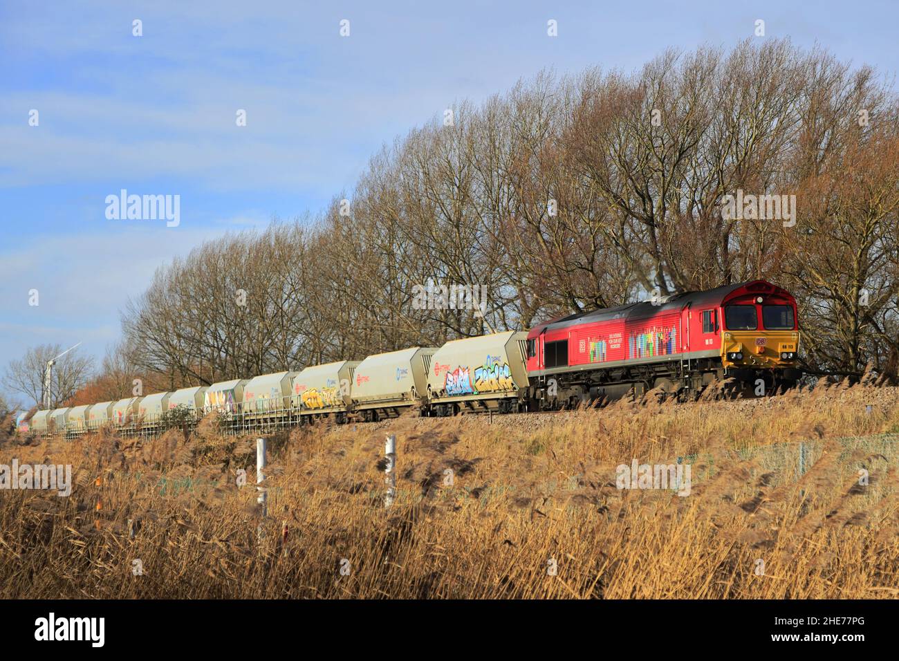 66113 freight train hi-res stock photography and images - Alamy