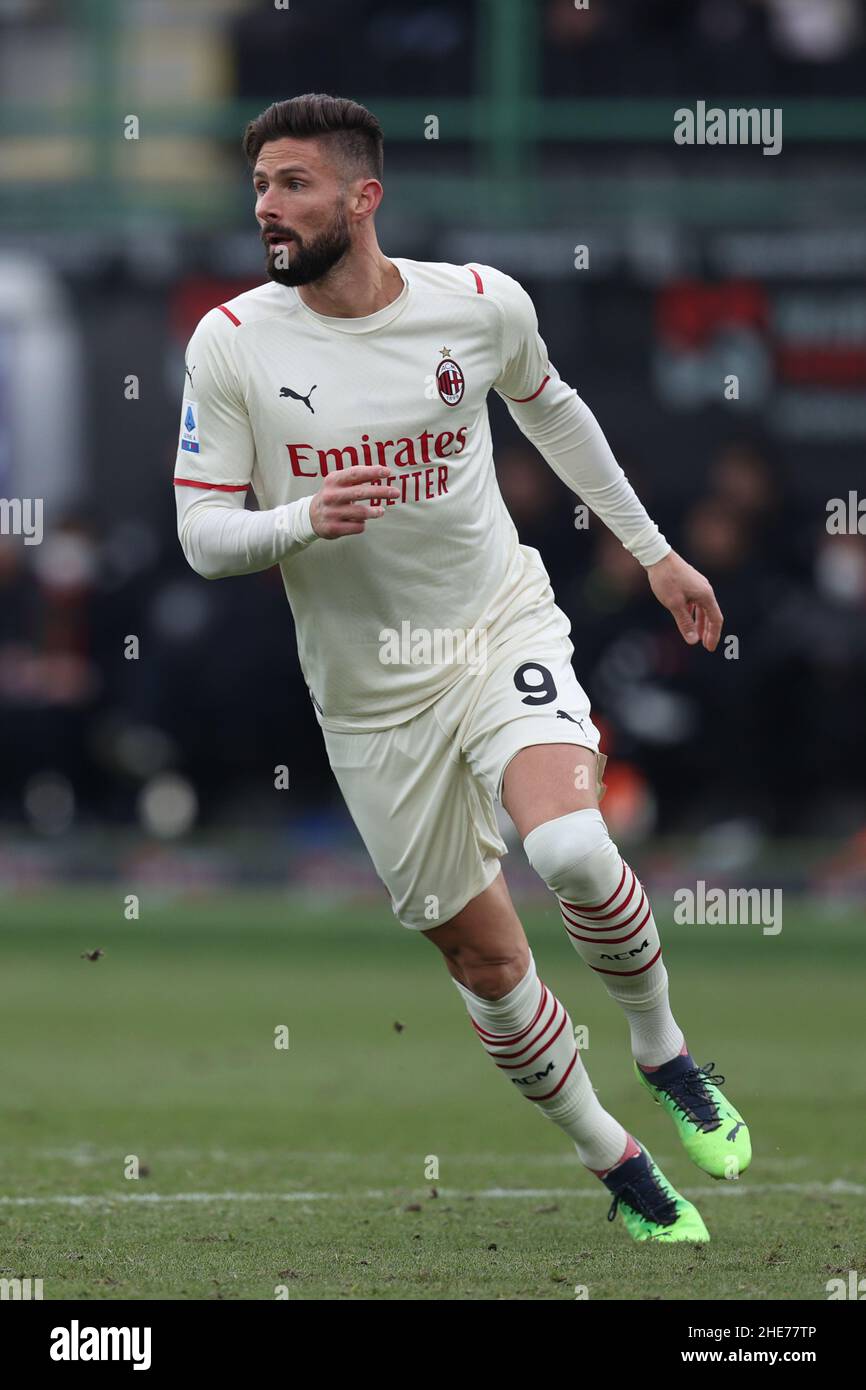 Giroud ac milan 2022 hi-res stock photography and images - Alamy