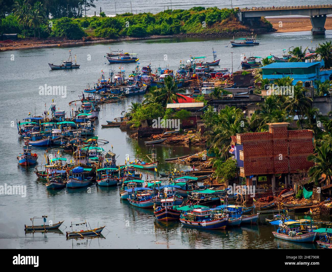 RATNAGIRI, INDIA - November 19, 2021 : Panoramic view of Fisherman's ...