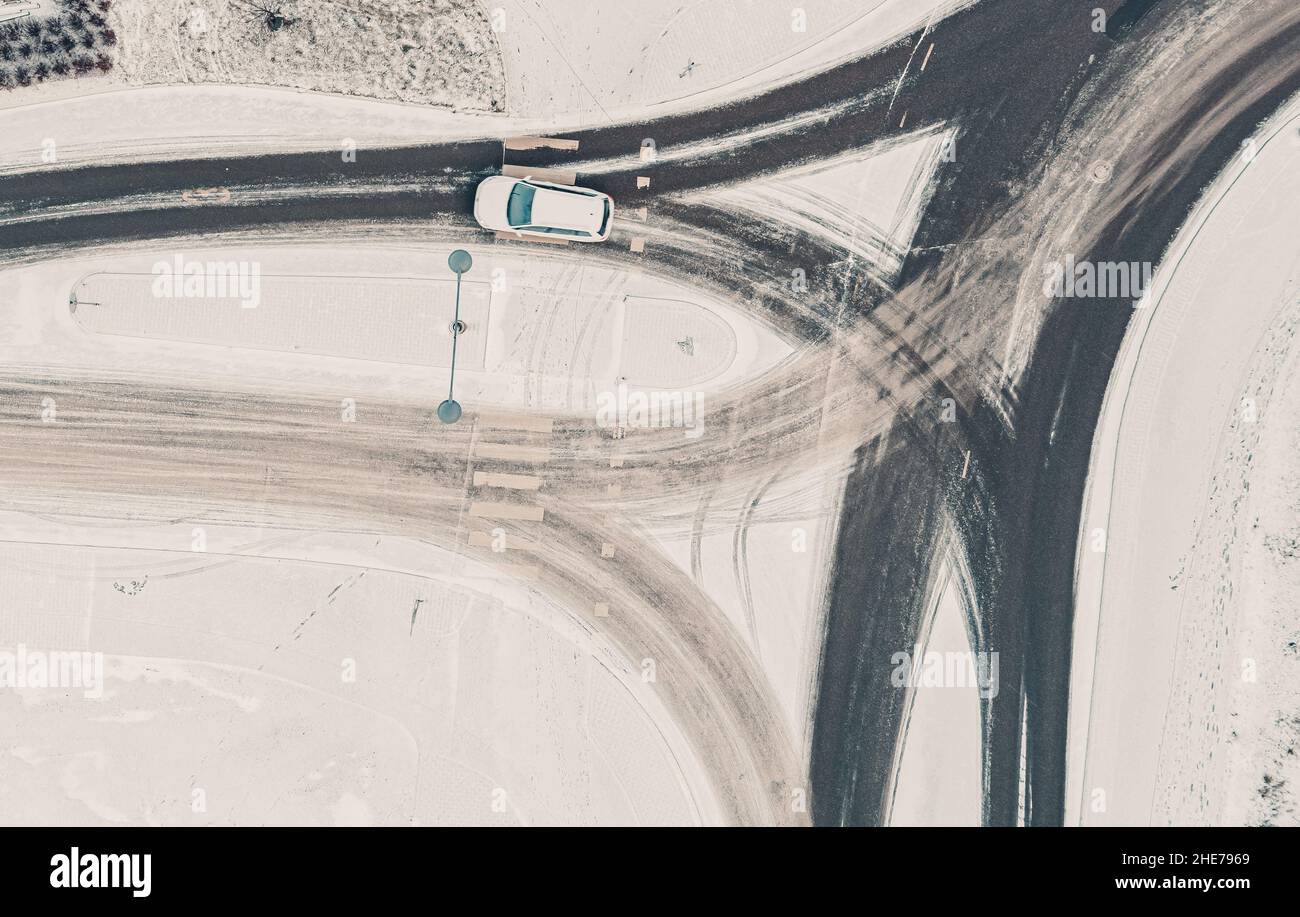 Vehicle intersection hi-res stock photography and images - Alamy