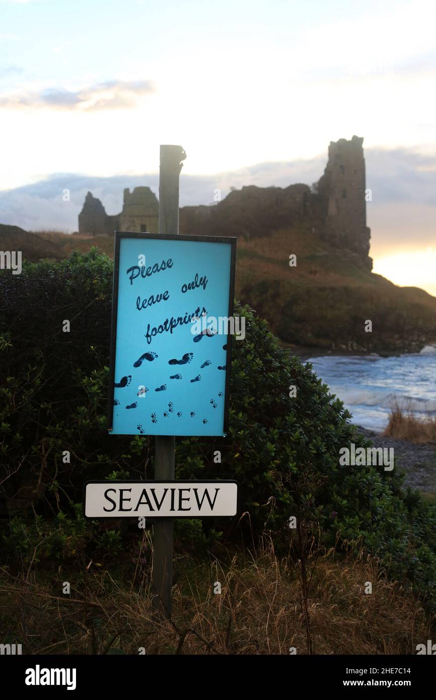 Leave only footprint sign hi-res stock photography and images - Alamy