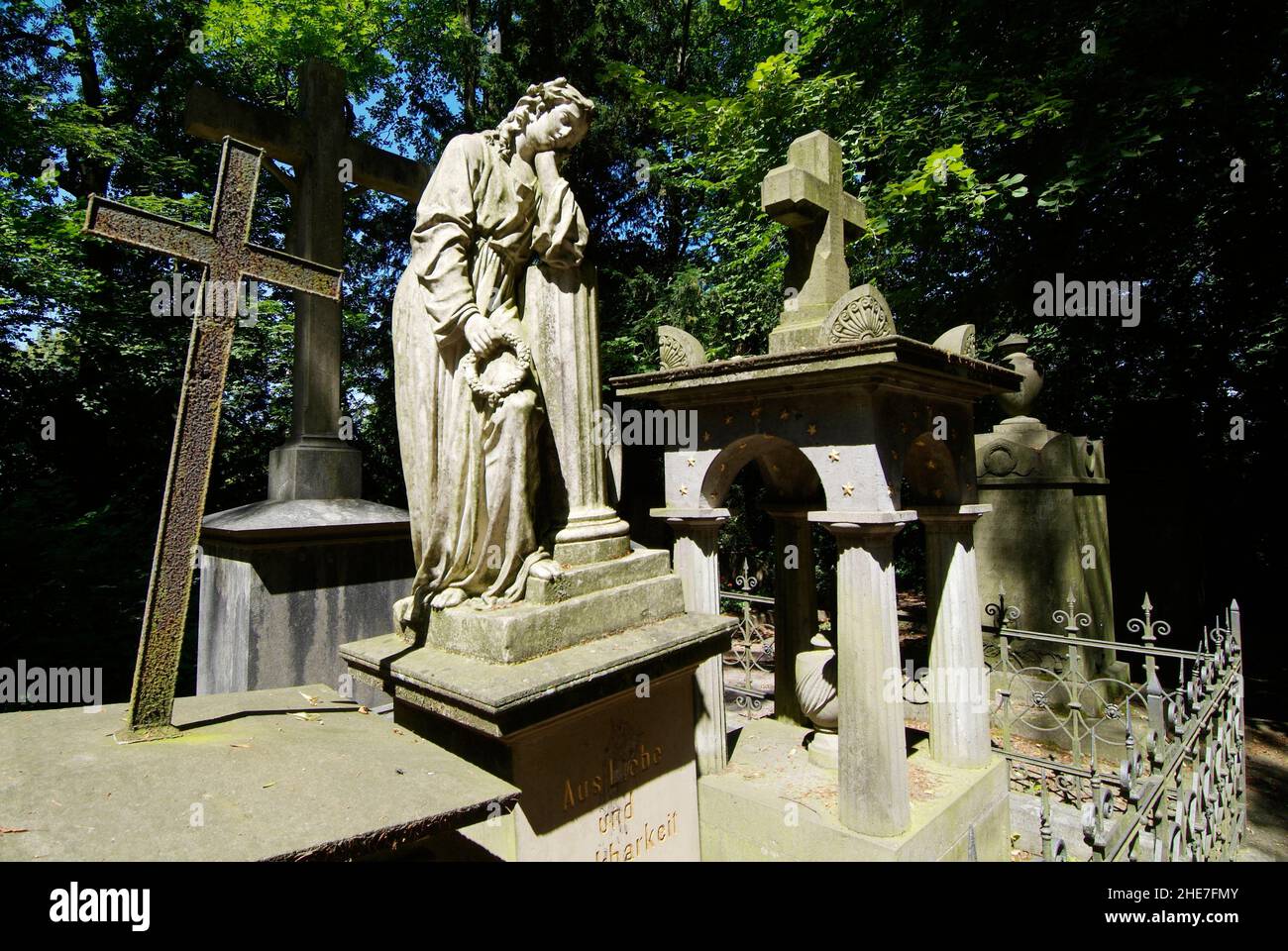 Burgfriedhof unterhalb der Godesburg; Bad Godesberg, NRW, Deutschland ...