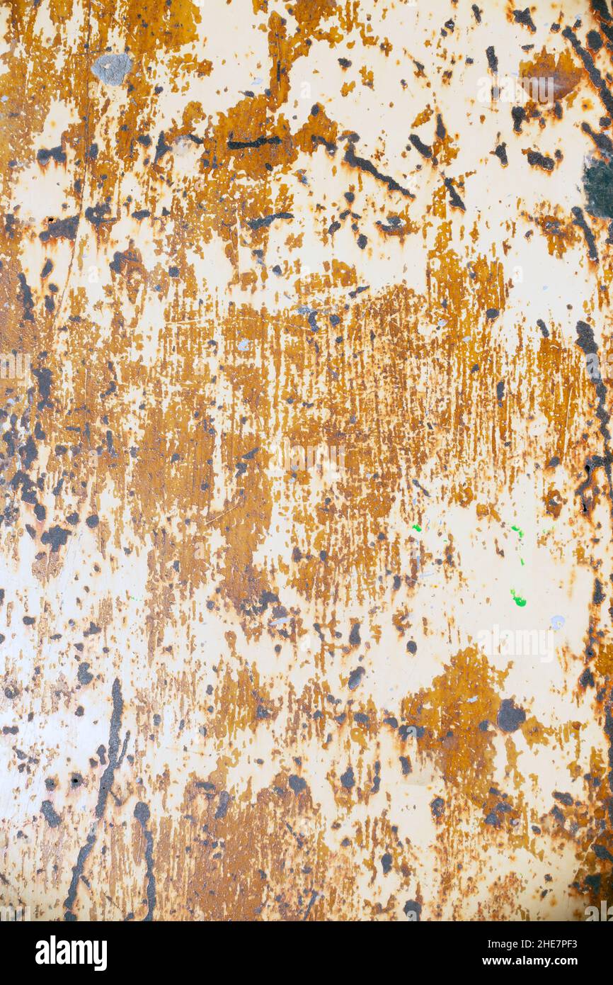 Rusty metal sheet peeling off hi-res stock photography and images - Alamy