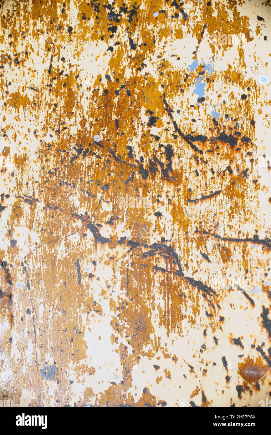 Rusty metal sheet peeling off hi-res stock photography and images - Alamy
