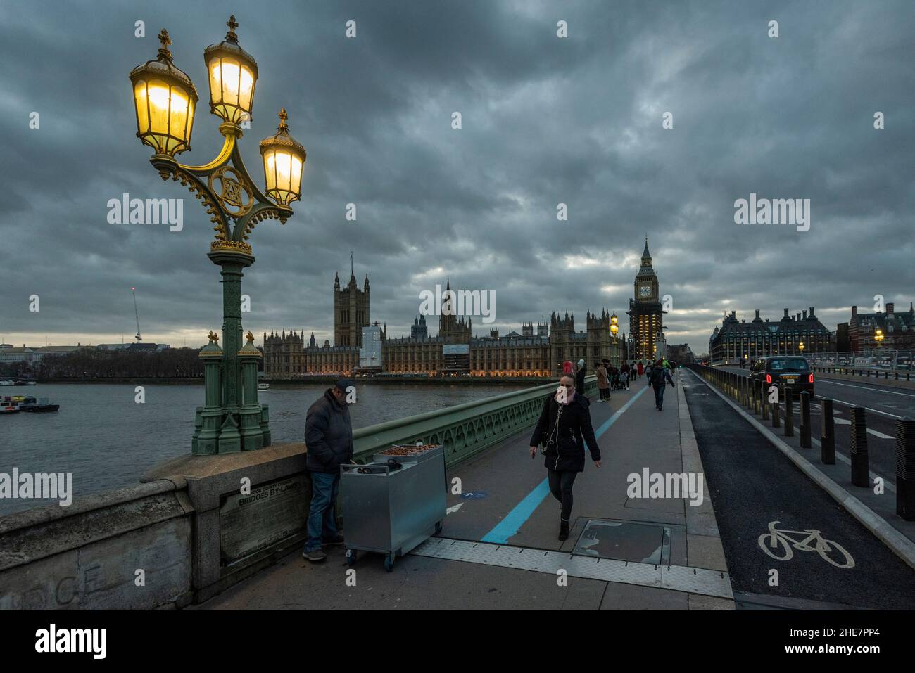 Led streetlights uk hi-res stock photography and images - Alamy