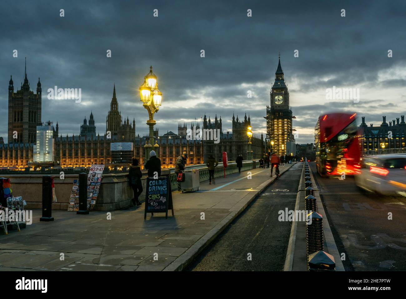 Led streetlights uk hi-res stock photography and images - Alamy