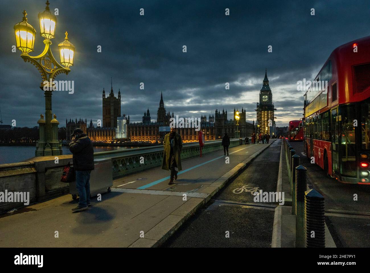 Led streetlights uk hi-res stock photography and images - Alamy
