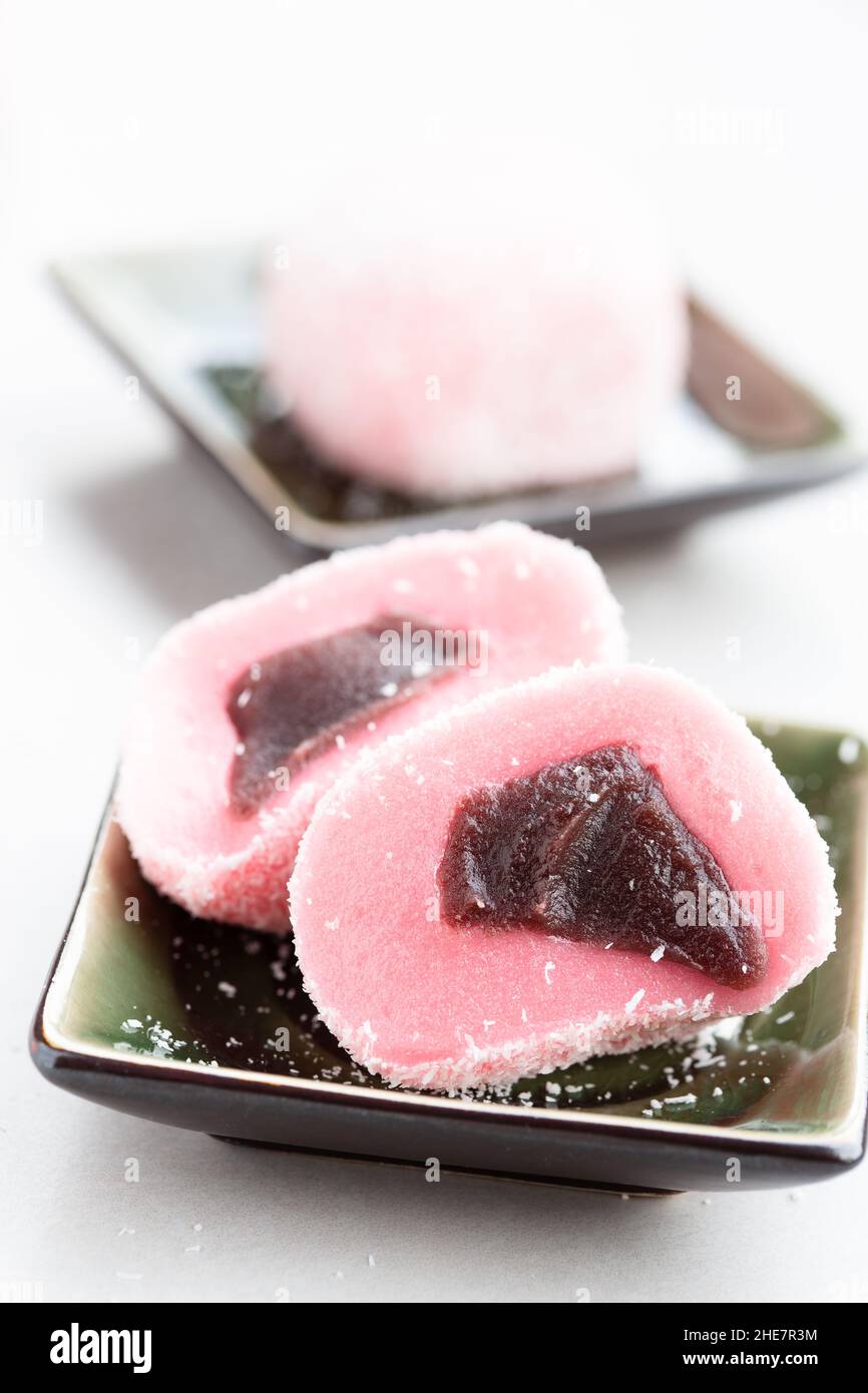 Mochi (Japanese rice cakes Stock Photo - Alamy