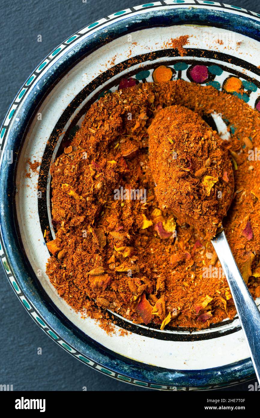 Ras el hanout (Moroccan spice mixture Stock Photo - Alamy