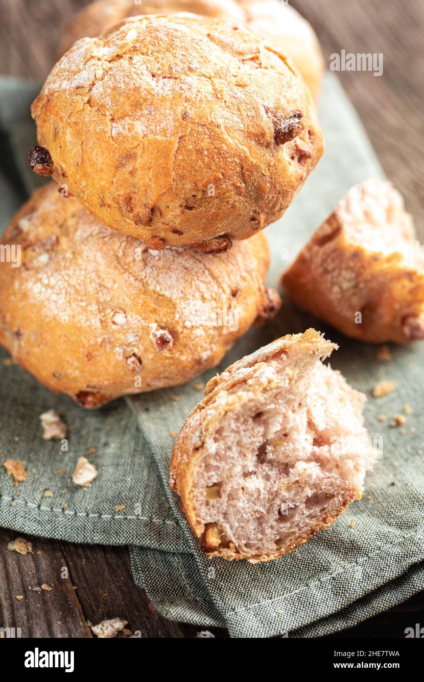 Small round bread hi-res stock photography and images - Alamy