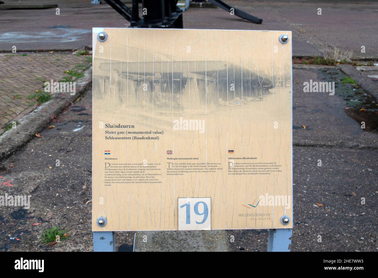 Sluisdeuren hi-res stock photography and images - Alamy