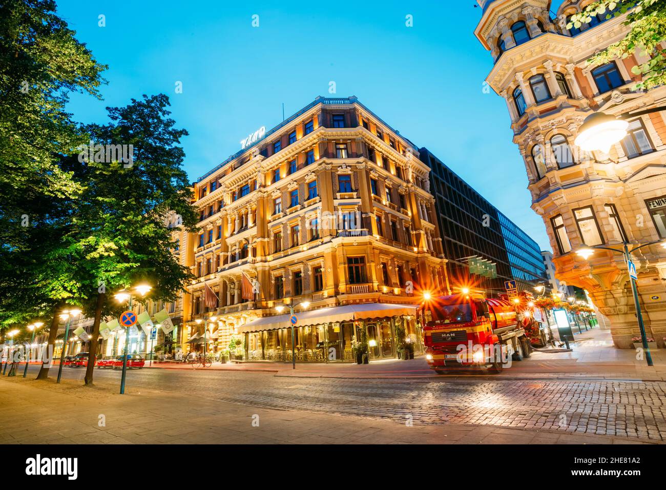 Night Streets Pohjoisesplanadi and Kluuvikatu Stock Photo - Alamy