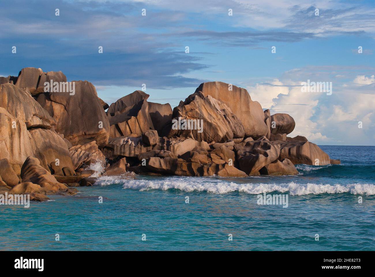 formation of rocks at beaches at La Digue, Seychelles Stock Photo - Alamy