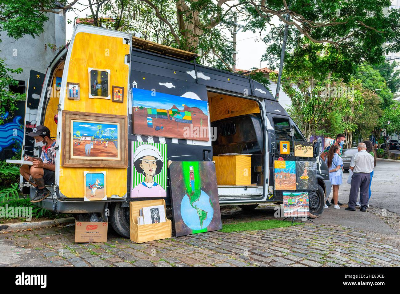 Batman alleyway hi-res stock photography and images - Alamy