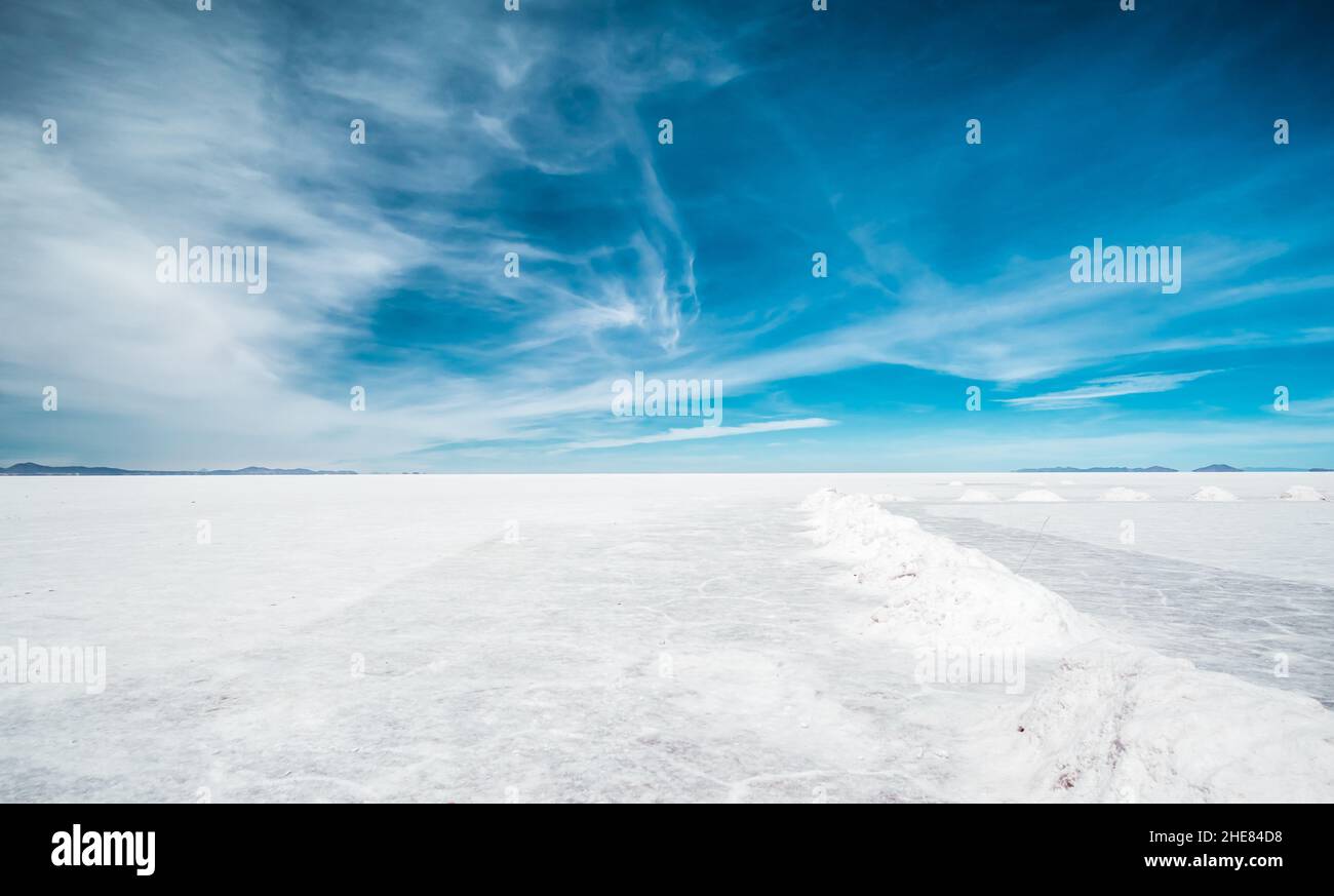 View of the amazing Salar de Uyuni Salt Flats in Bolivia Stock Photo ...