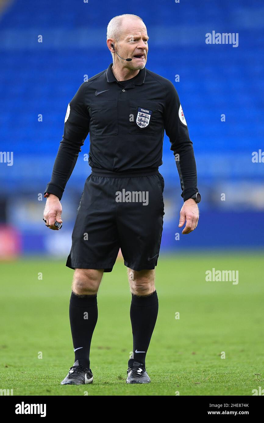 referee Andy Woolmer during the game Stock Photo - Alamy