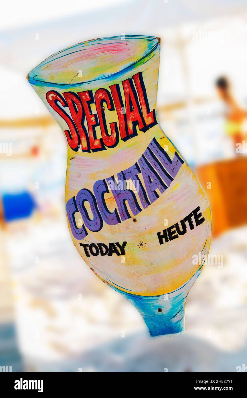 Cocktail beach sign Stock Photo - Alamy