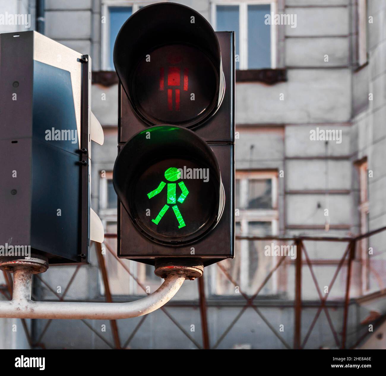 Green light on crossroad street traffic lights Stock Photo - Alamy