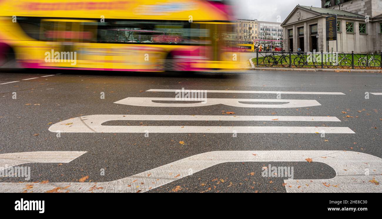 Bus Lane In Berlin Traffic Stock Photo - Alamy