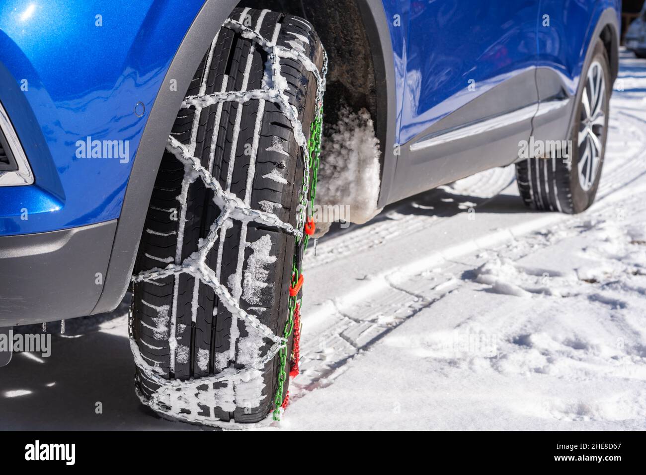Tire chains hi-res stock photography and images - Alamy