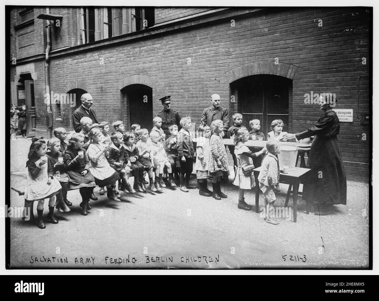 Salvation Army feeding Berlin children Stock Photo - Alamy Salvation Army feeding Berlin children Stock Photo - Alamy