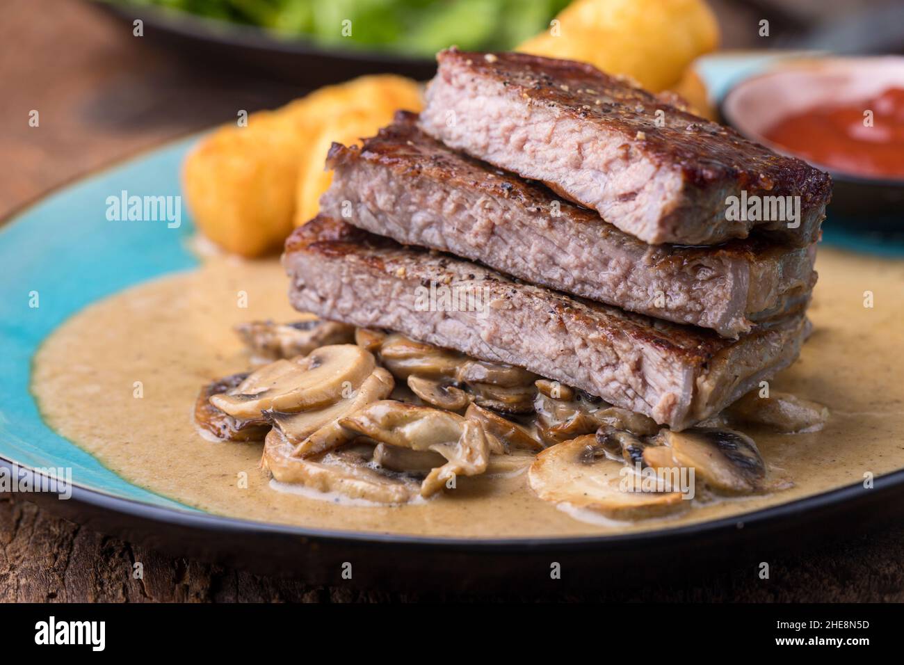 Beef steak fungus hi-res stock photography and images - Alamy