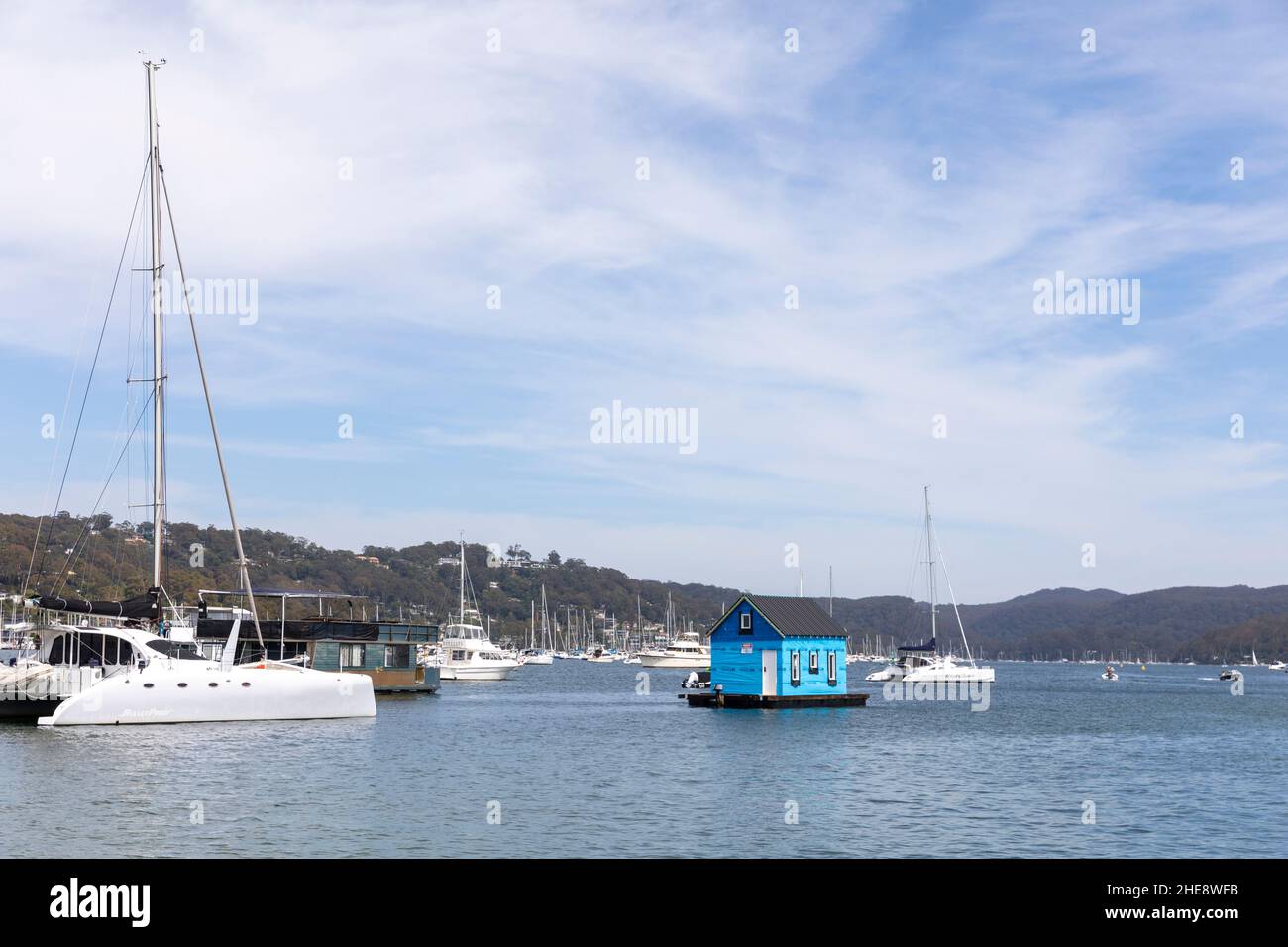 Blue houseboat hi-res stock photography and images - Alamy