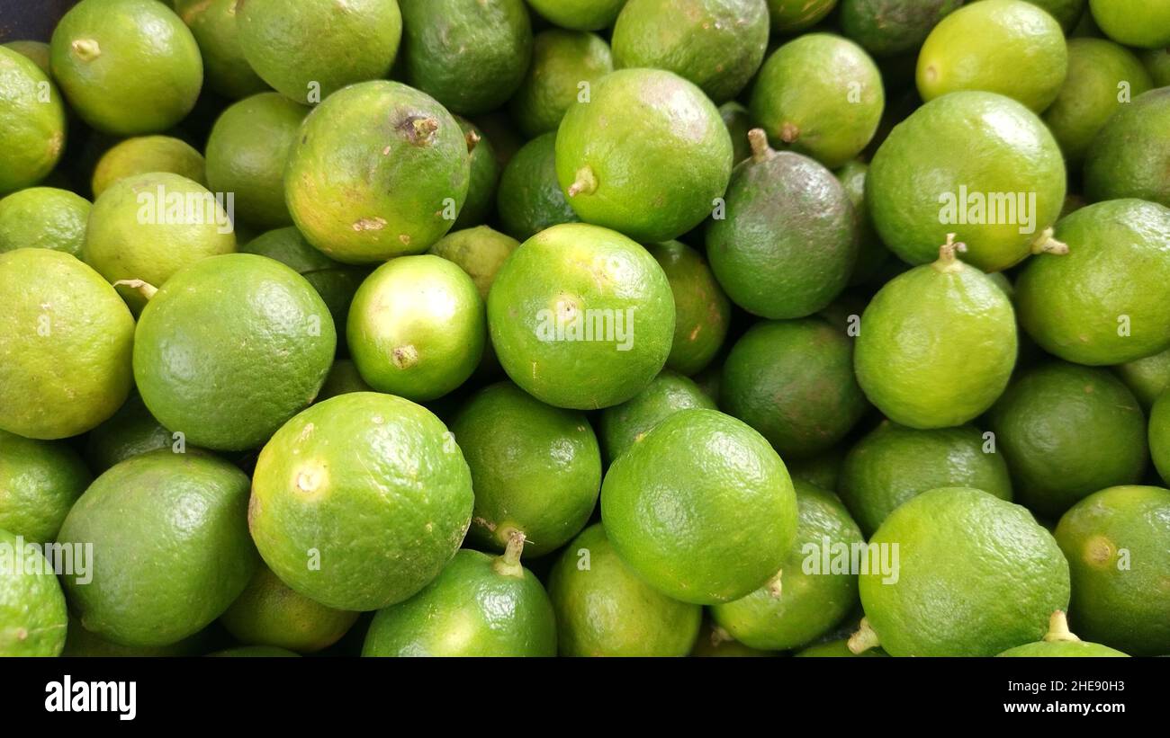 Lemon sell in the market Stock Photo - Alamy