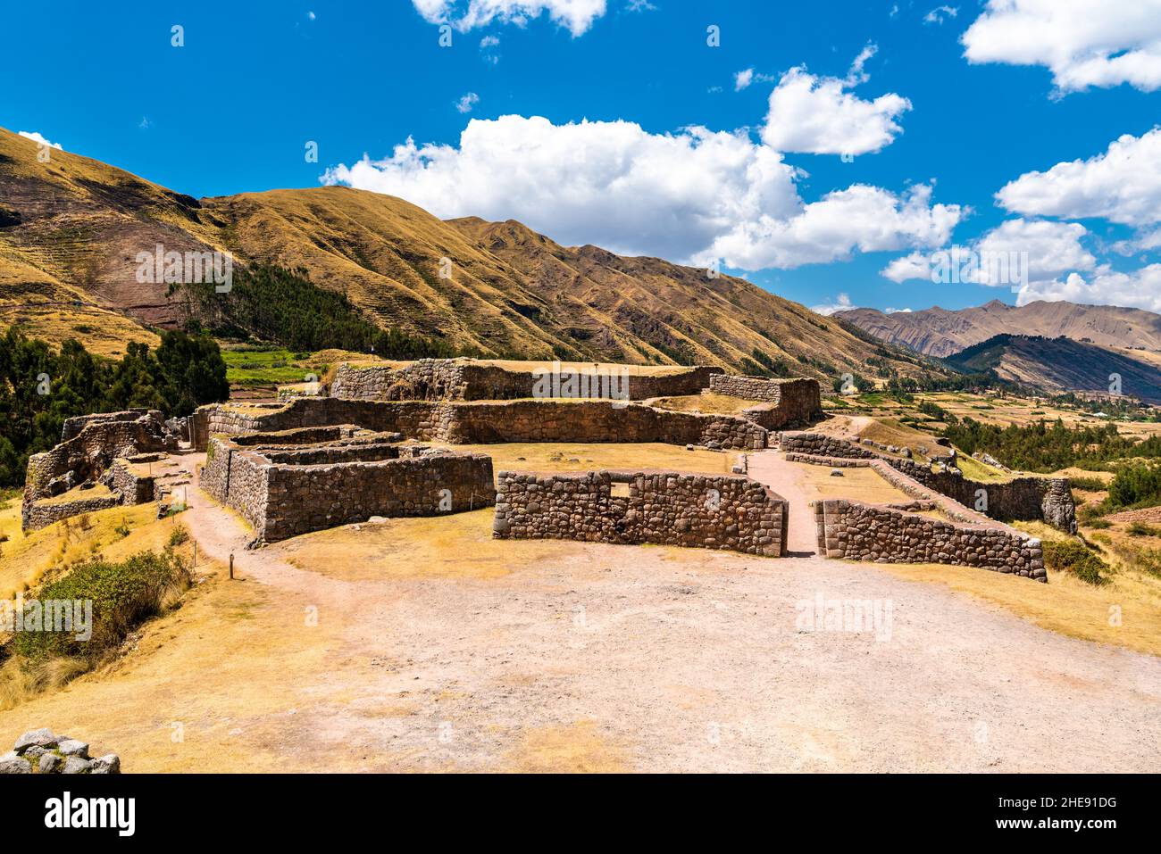 Puka Pukara Fortress in Cusco, Peru Stock Photo - Alamy