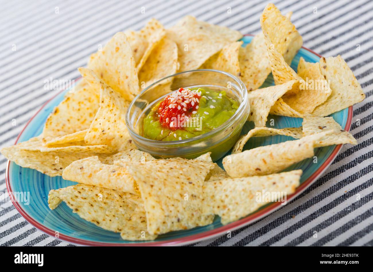 Blue nachos tortilla chips hi-res stock photography and images - Alamy