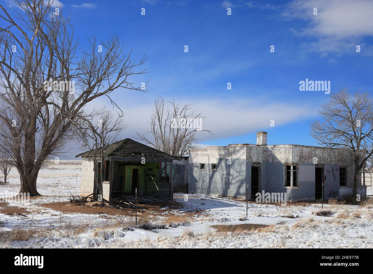 Houses in disrepair hi-res stock photography and images - Alamy