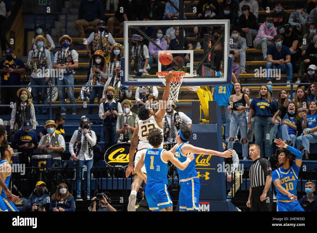 California forward Andre Kelly (22) shoots the layup against UCLA guard ...