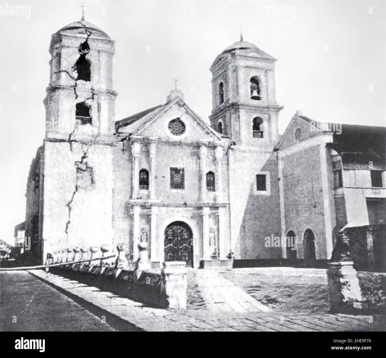 San Agustin Church, Manila after the 1880 earthquake Stock Photo - Alamy