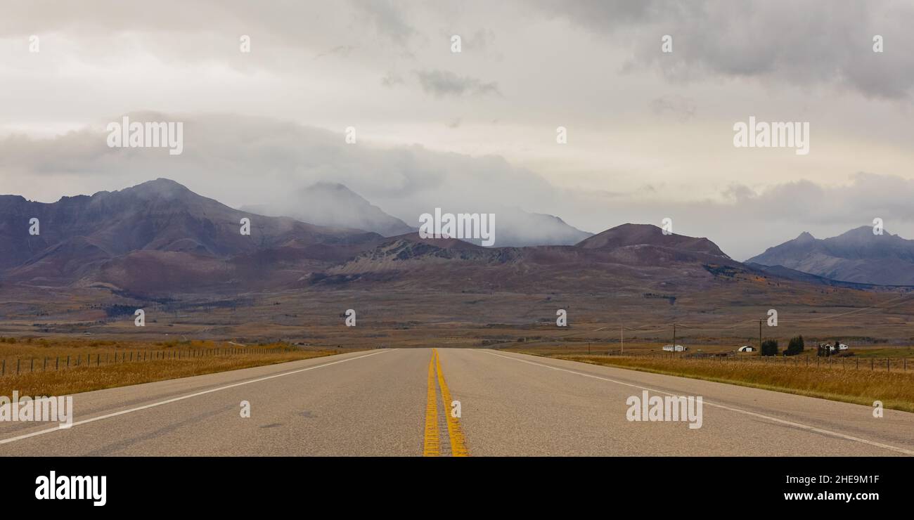 Highway through the mountains hi-res stock photography and images - Alamy