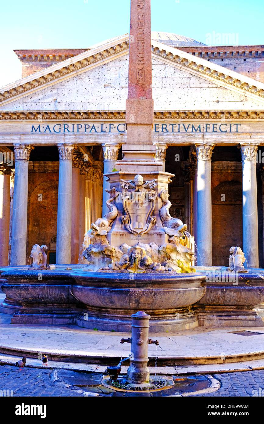 Fontana del Pantheon in Piazza della Rotonda outside the Pantheon in ...
