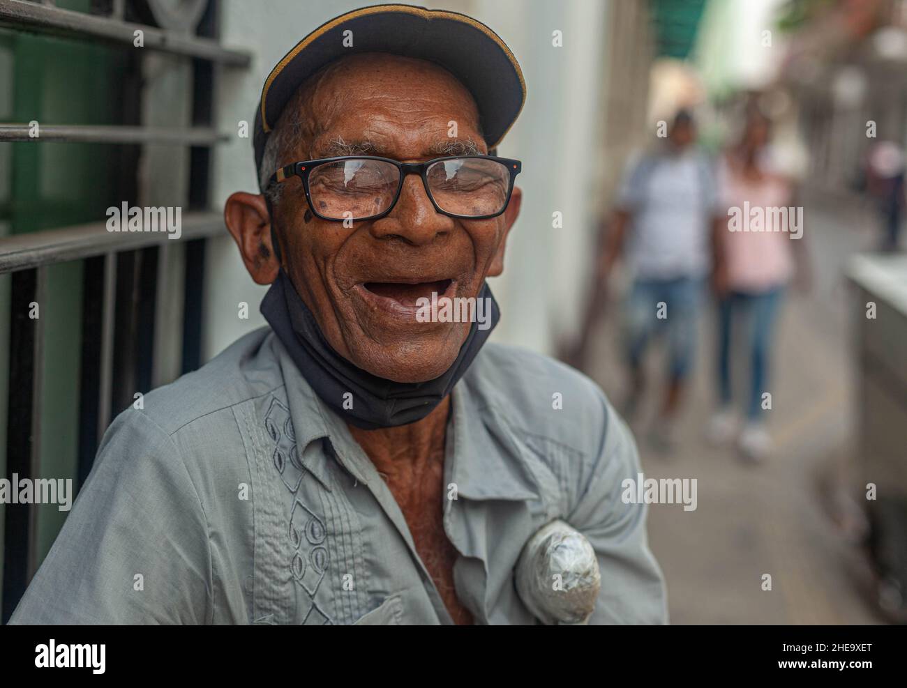 Portrait of senior beggar with a disability, Cartagena de Indias ...