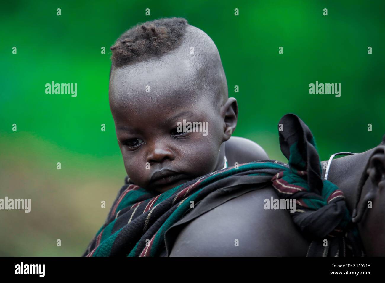 Surma tribe hi-res stock photography and images - Alamy
